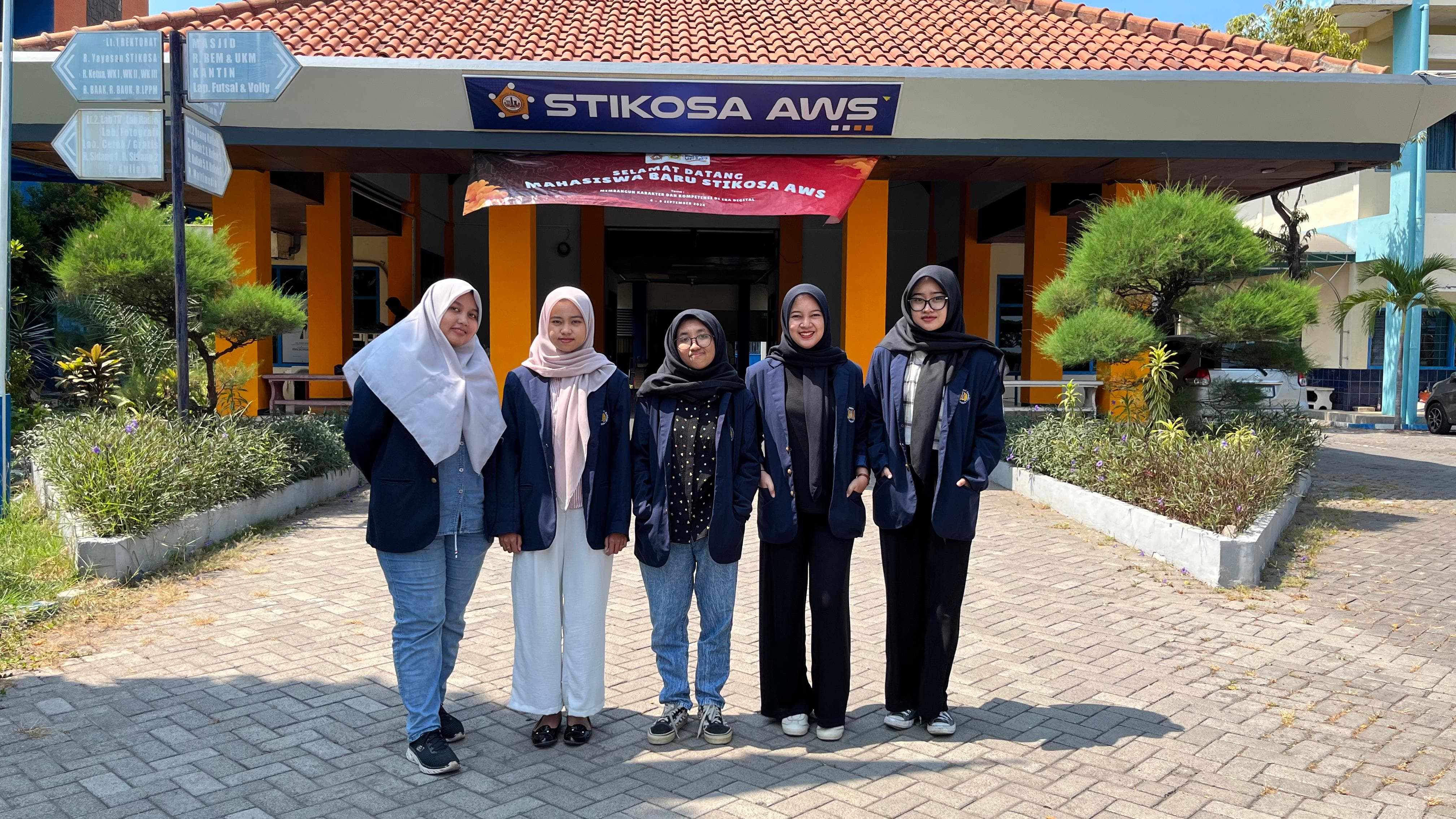 5 Mahasiswa Ilmu Komunikasi Ikuti Program PMM di STIKOSA AWS, Temukan ...