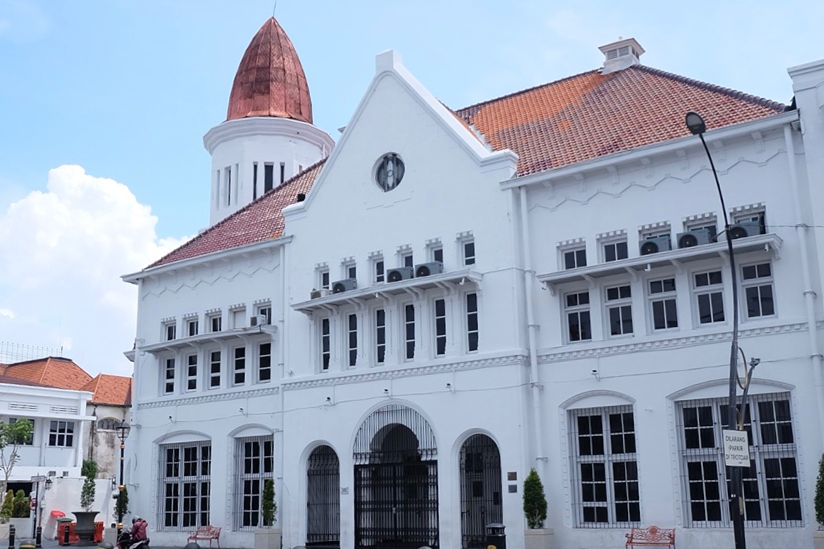 Menjelajahi Wajah Baru Kota Lama Surabaya: Gedung Cigar Bangunan Ikonik ...