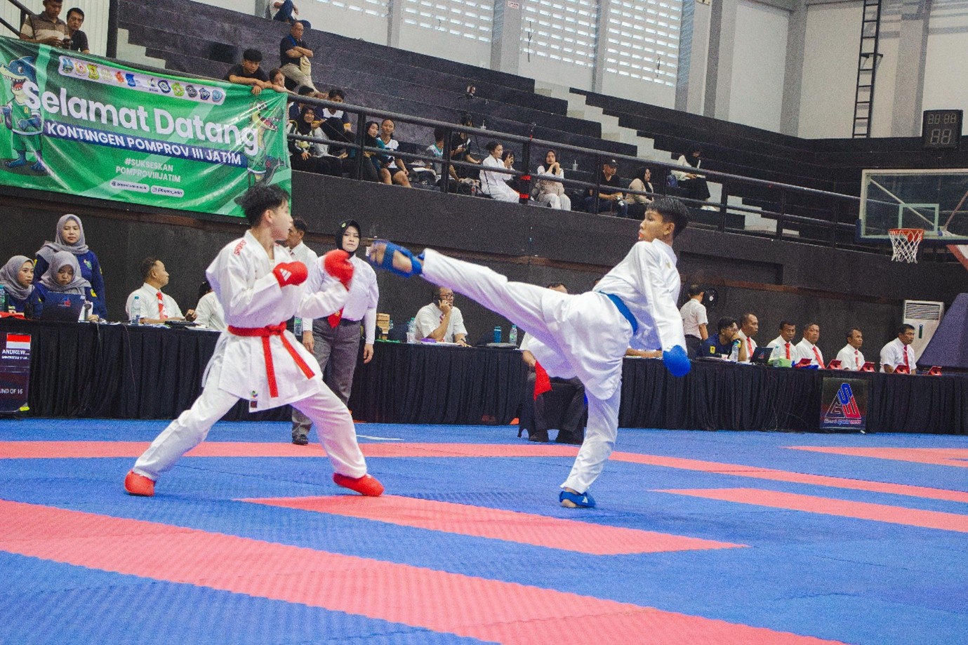 Ketika 3 Kampus Penghuni Puncak Klasemen Adu Kekuatan di Cabor Karate ...