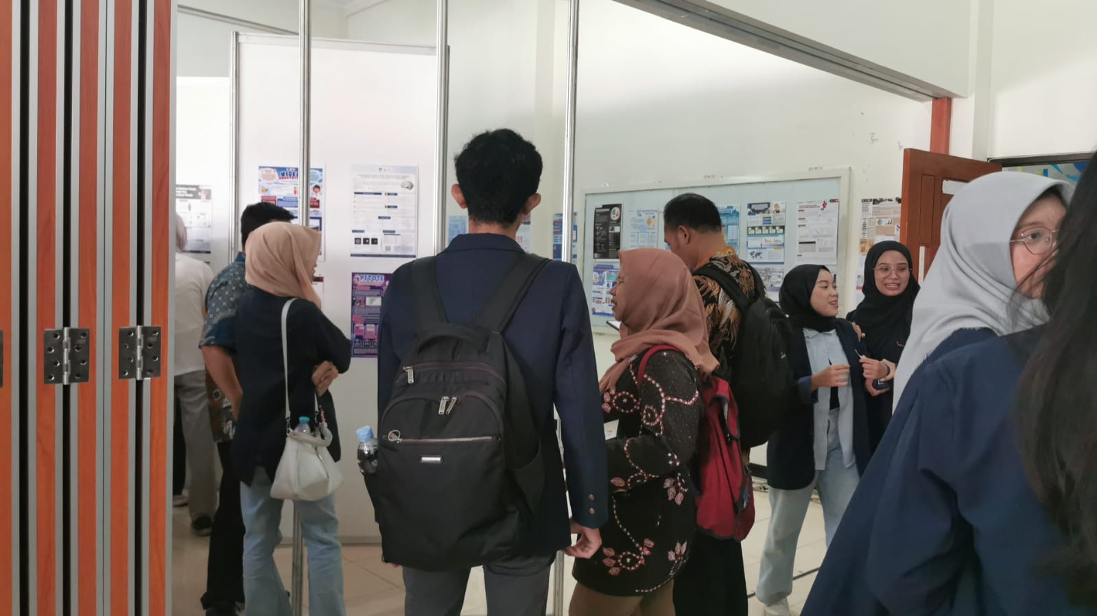 Unjuk Karya Mahasiswa S1 Sains Data FMIPA Unesa dalam Data Science Expo ...