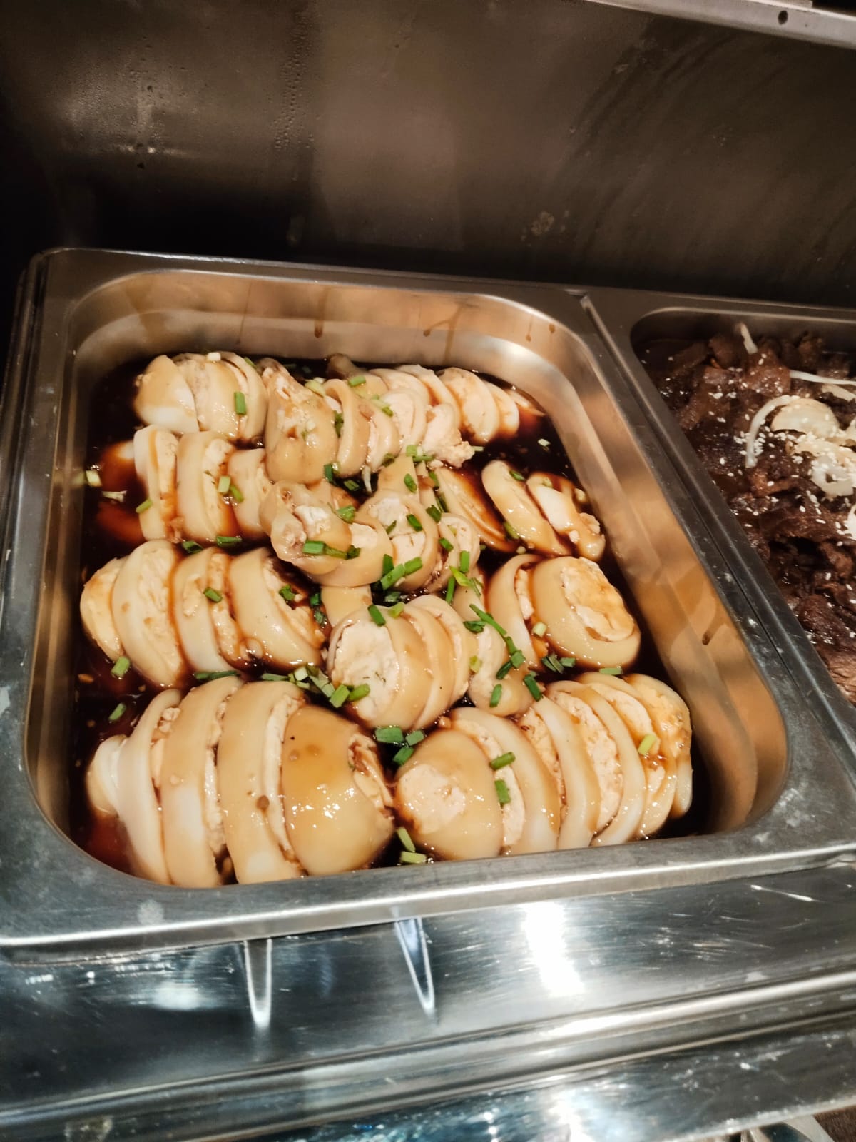 DARI DAPUR PASTRY MENUJU BUFFET NUSANTARA: INOVASI PUTIH TELUR SEBAGAI ...