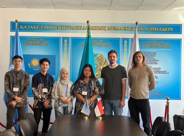 Undergraduate Students of Biology Education at UNESA Participate in a ...