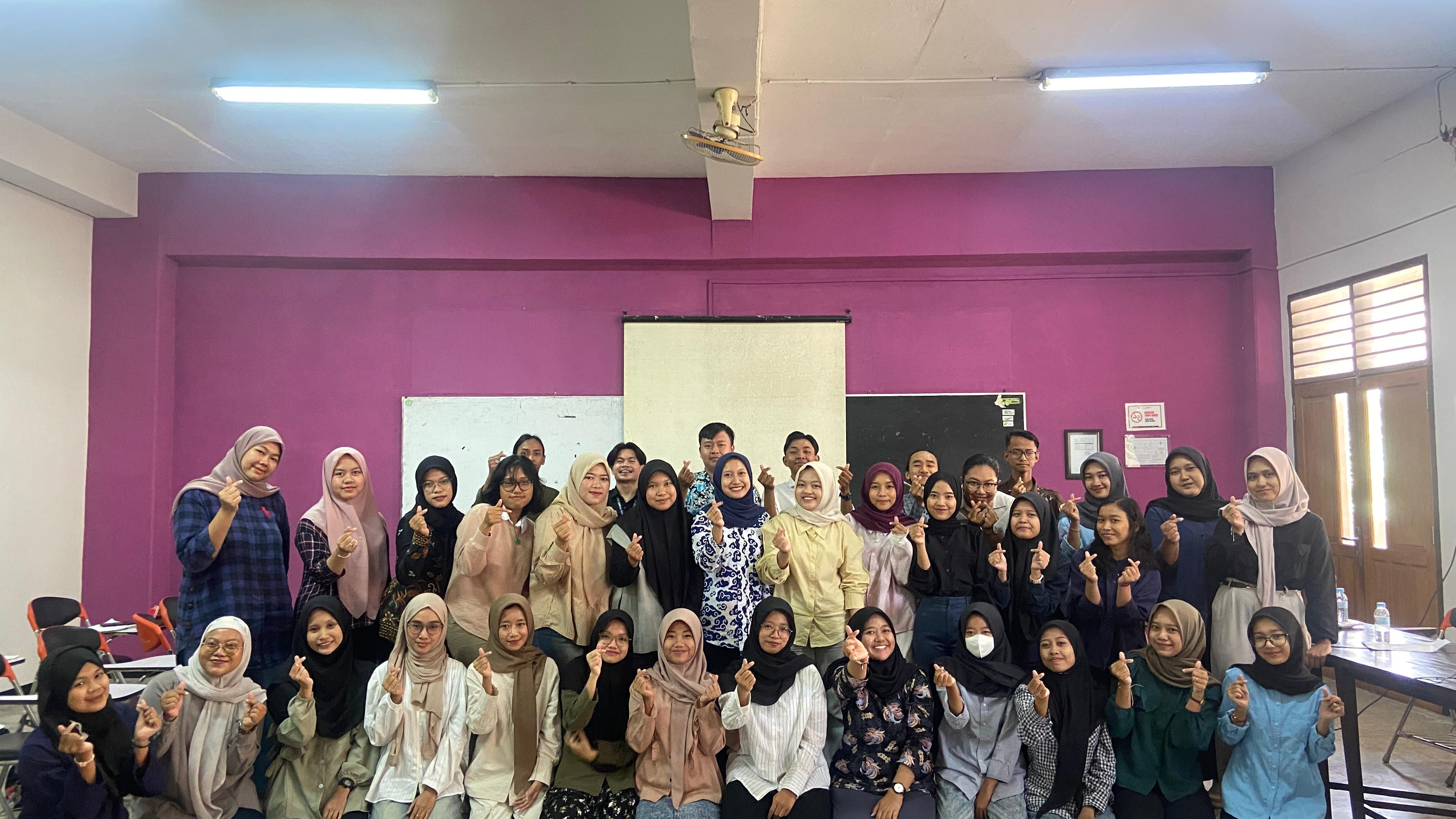 Melawan Crab Mentality dalam Kelas Kesehatan Mental