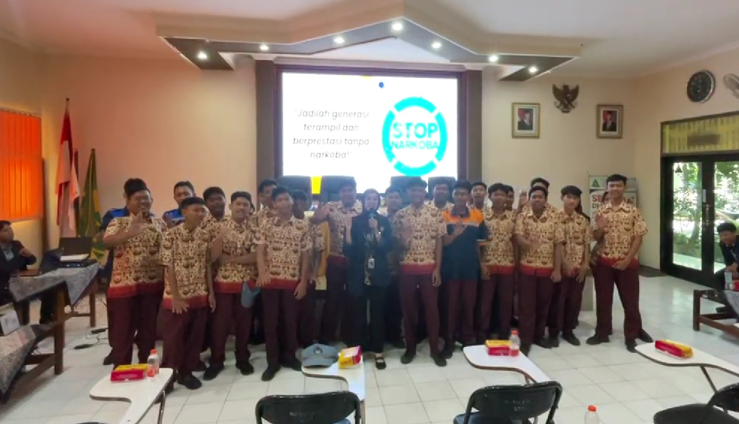 Bangun Kesadaran Siswa, SMK Negeri 1 Sidoarjo Gelar Sosialisasi Anti Narkoba yang Inspiratif