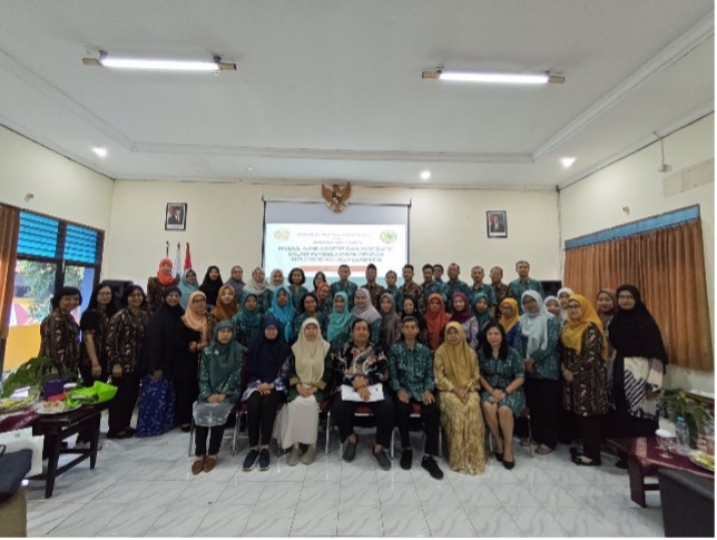 S2 Pendidikan Biologi FMIPA Unesa Sosialisasikan Penerimaan Mahasiswa Baru di Acara Halalbihalal ...