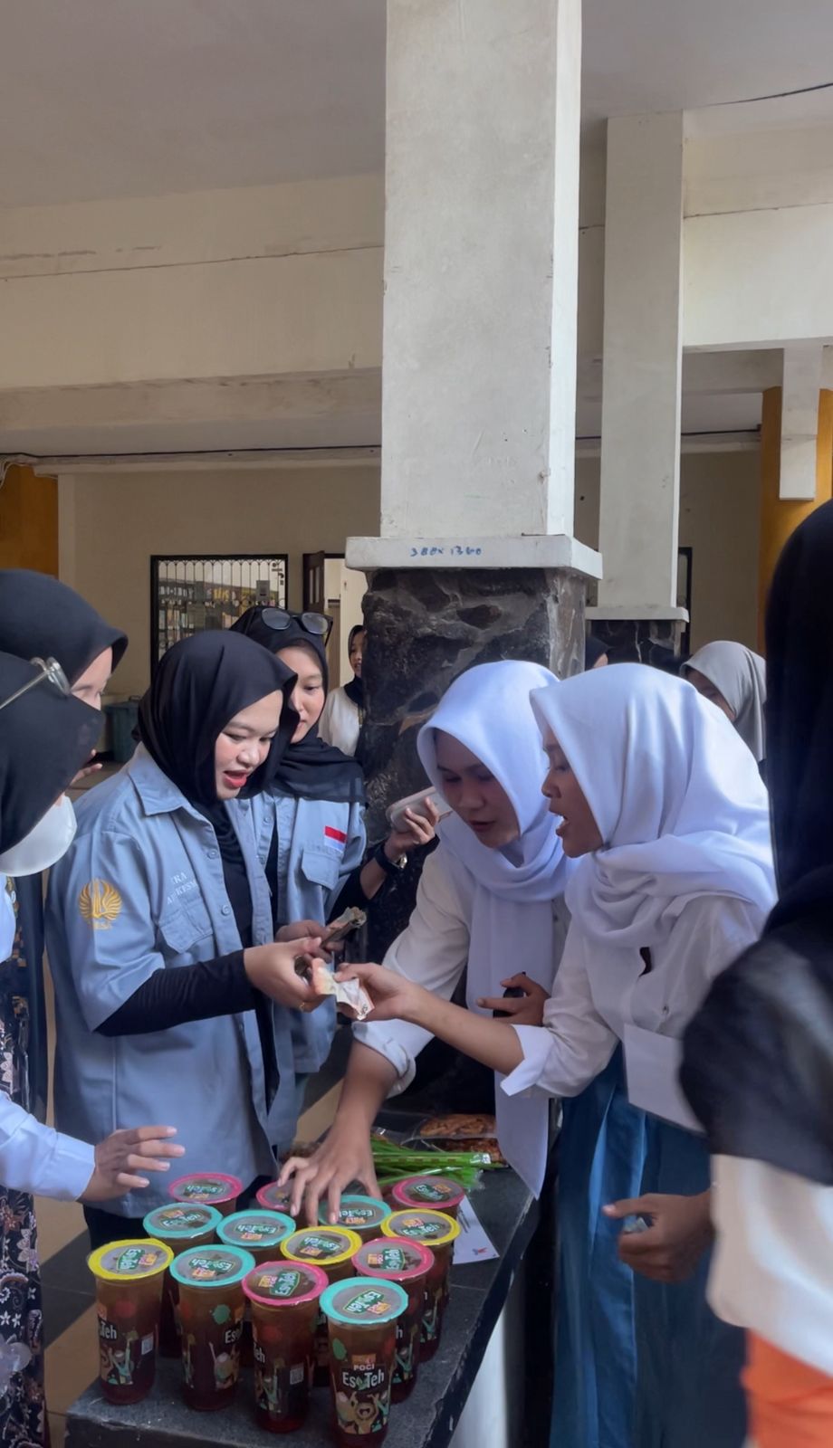 Semangat Wirausaha Karsabastra dalam Memeriahkan Gelar Penyambutan Mahasiswa Baru PBSI