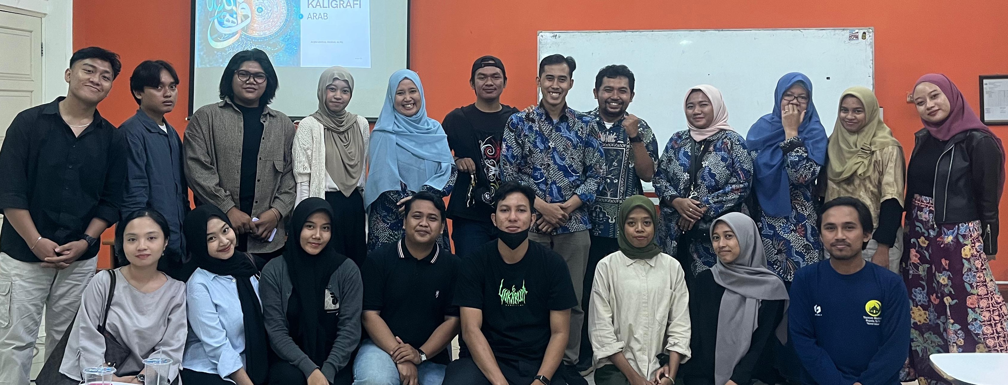 Seni Membaca Sekitar 4: Menelusuri Makna Kaligrafi Arab dalam Budaya Visual Islami