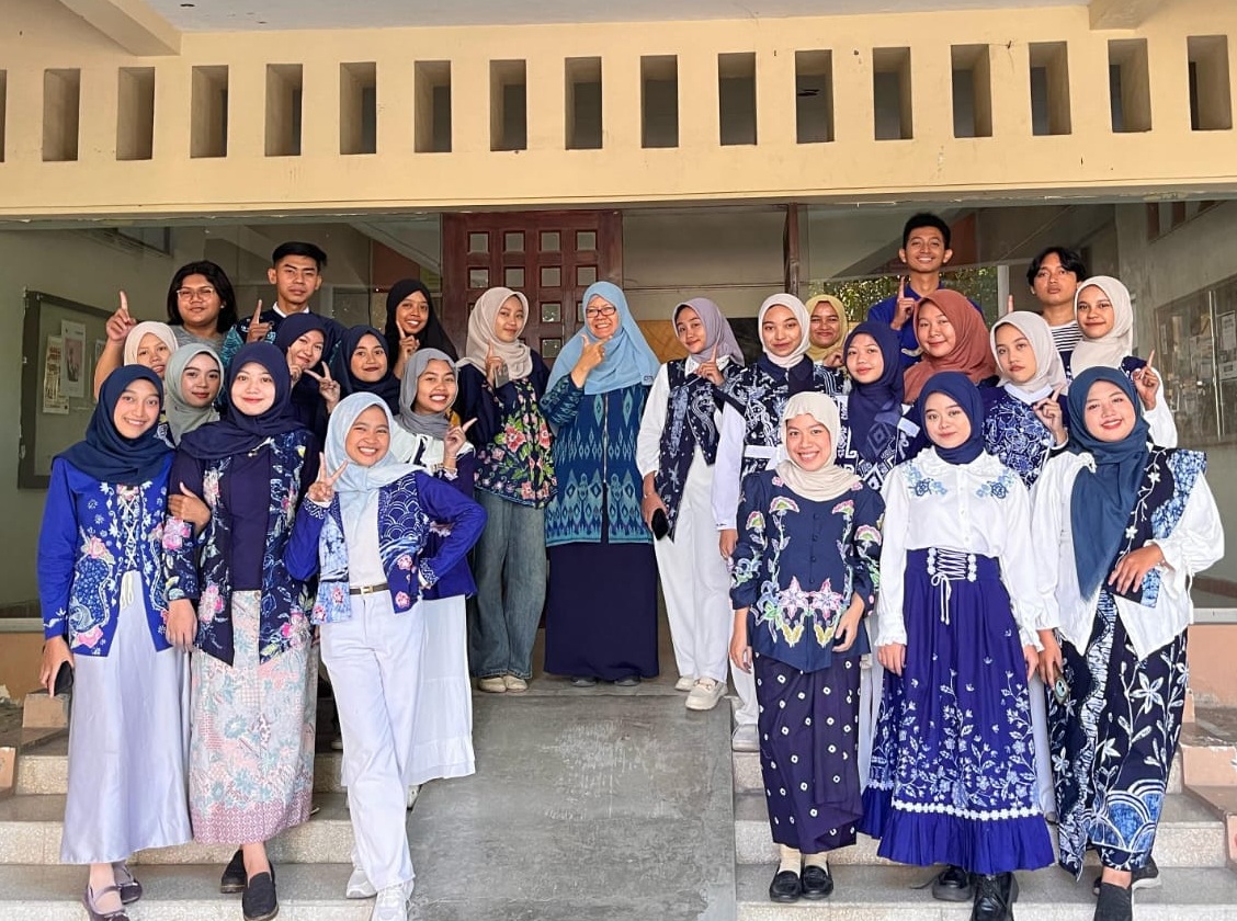 UAS Kreatif Mahasiswa PSR UNESA: Batik dan Desain Busana Jadi Sorotan